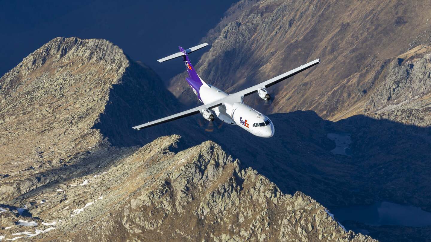 FedEx Express Donates Retired Aircraft to Fire and Rescue Department at ...