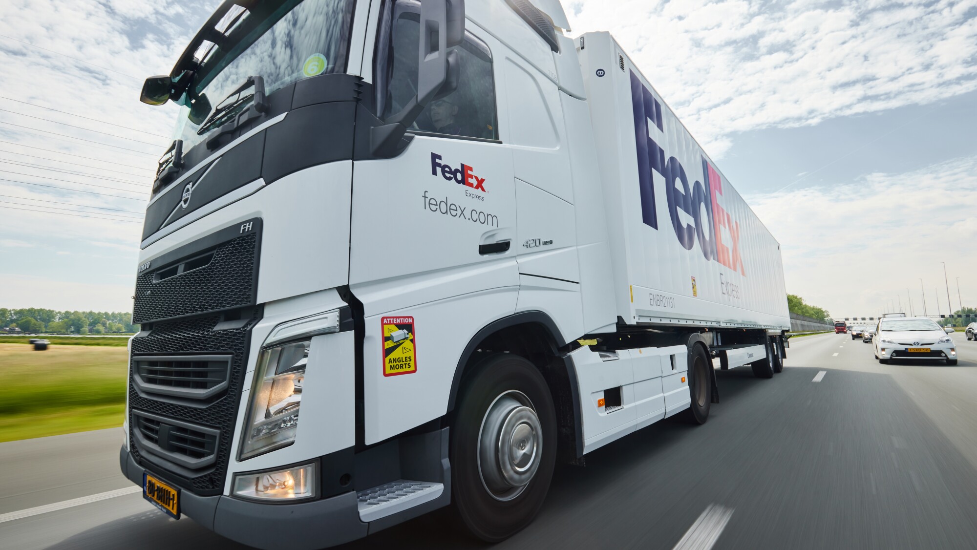FedEx Express startet mit Verwendung von erneuerbarem Diesel, um CO2-Emissionen im Fernverkehr ...
