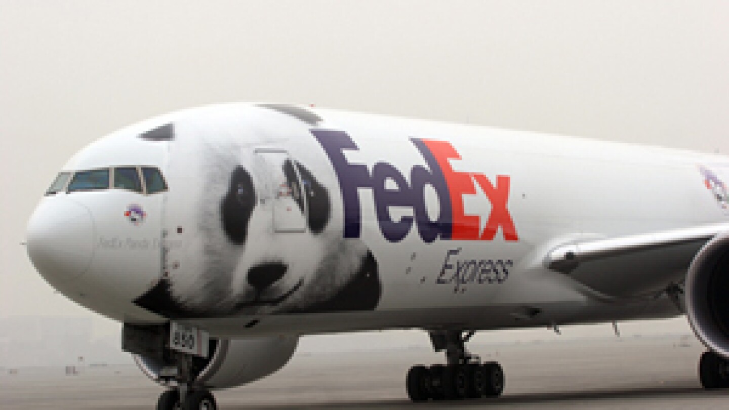 FedEx Panda Express Delivers Giant Pandas to Chengdu