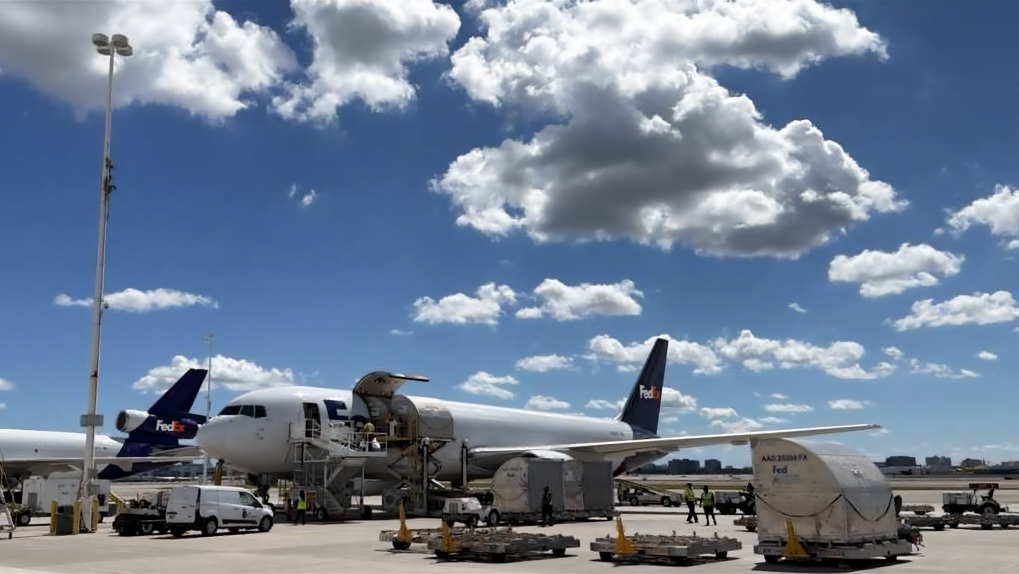 FedEx celebra el primer aniversario de su vuelo del Cono Sur
