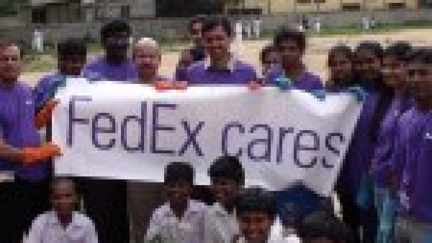 FedEx Express Team Members Participate in FedEx Cares Week