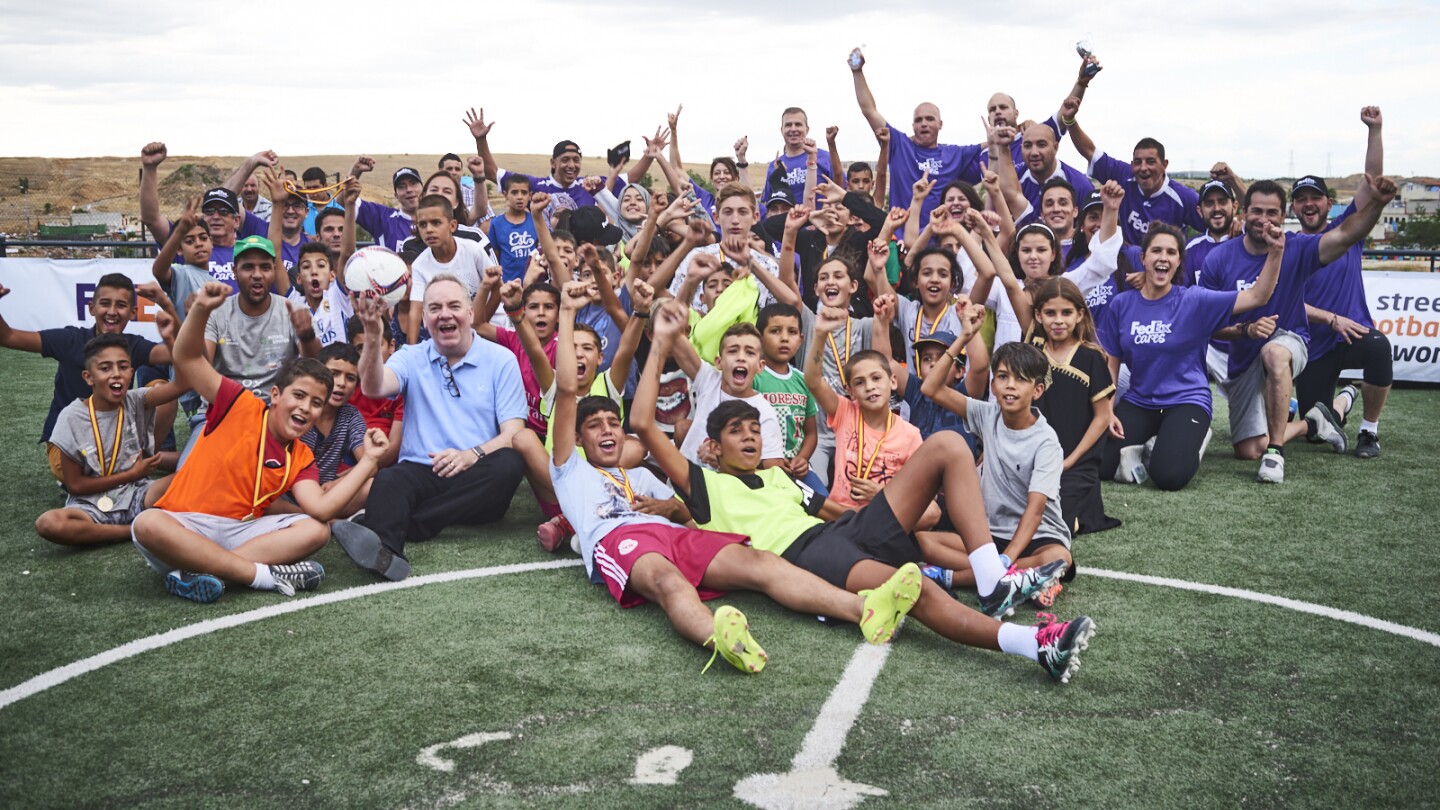 FedEx Celebrates Success of Game-Changing Delivery in Spain