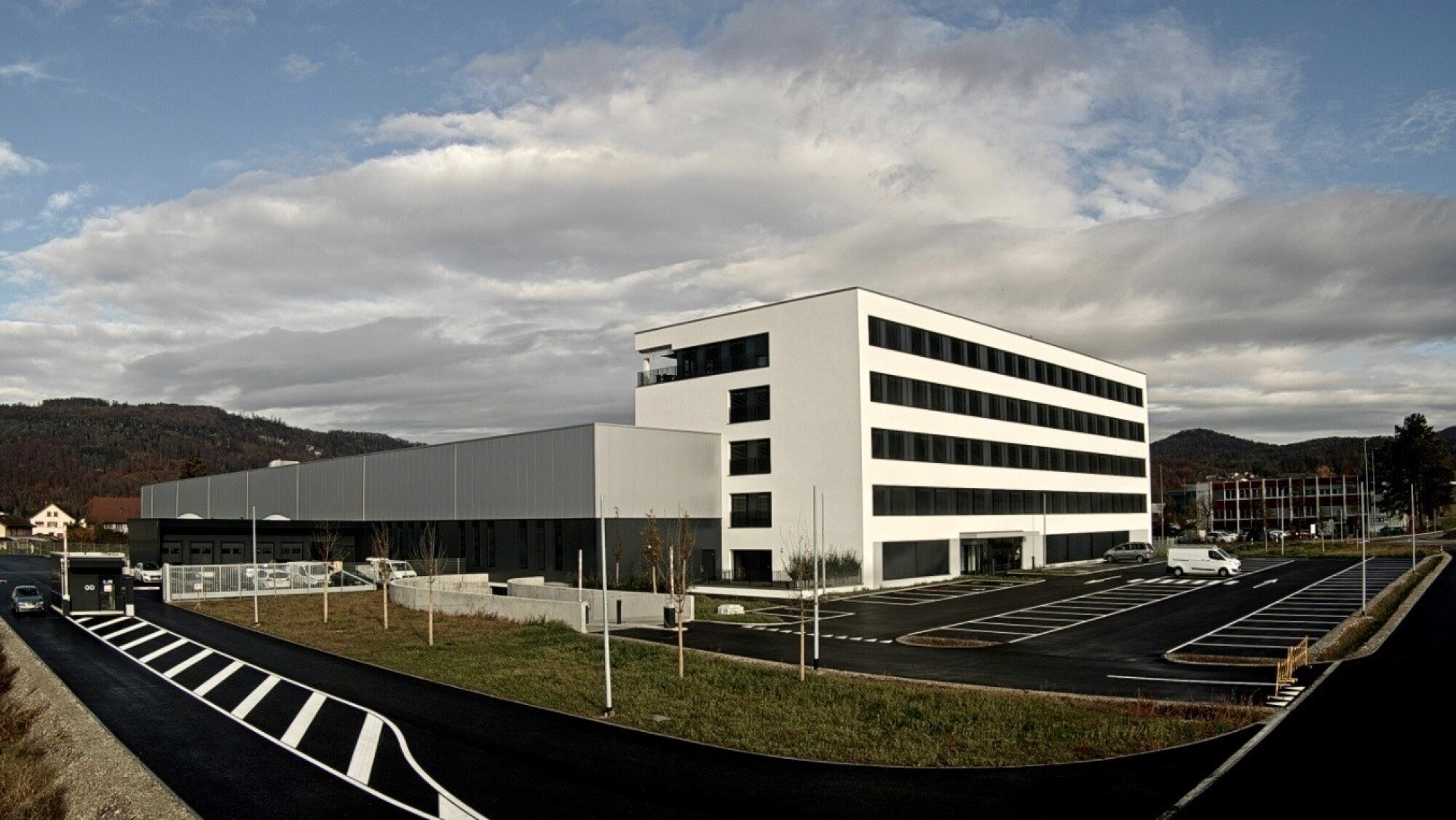 TNT Swiss Post GmbH opens new headquarters in Oftringen