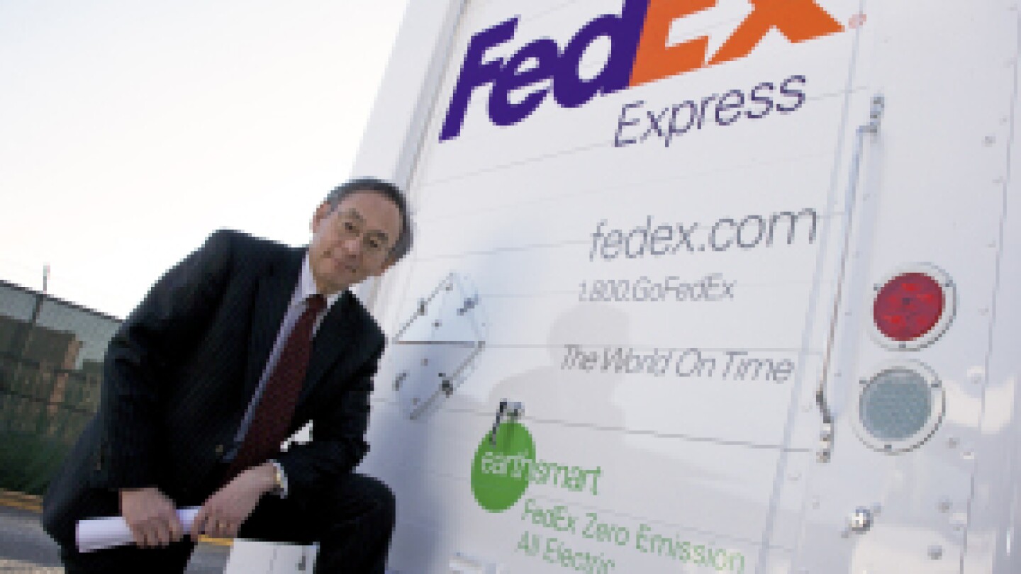 U.S. Secretary of Energy Steven Chu Visits FedEx Memphis Superhub