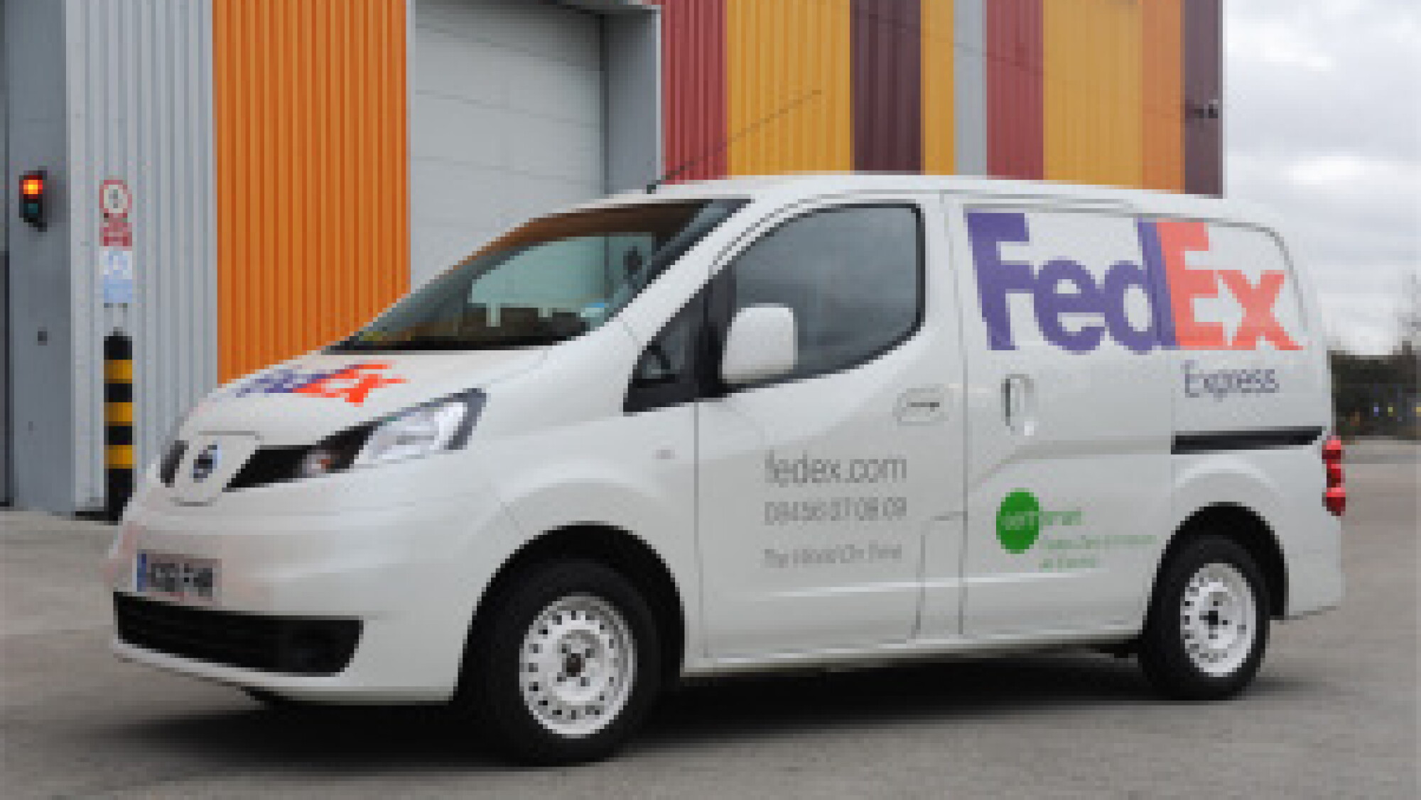 Nissan e FedEx Express testam modelo elétrico baseado no NV200 nas ruas ...