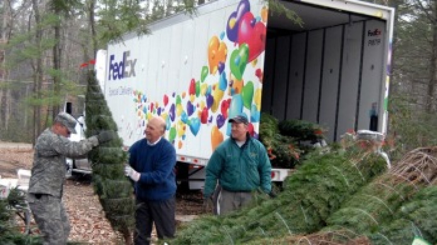 FedEx Delivers Holiday Cheer to U.S. Armed Services Members and Their ...