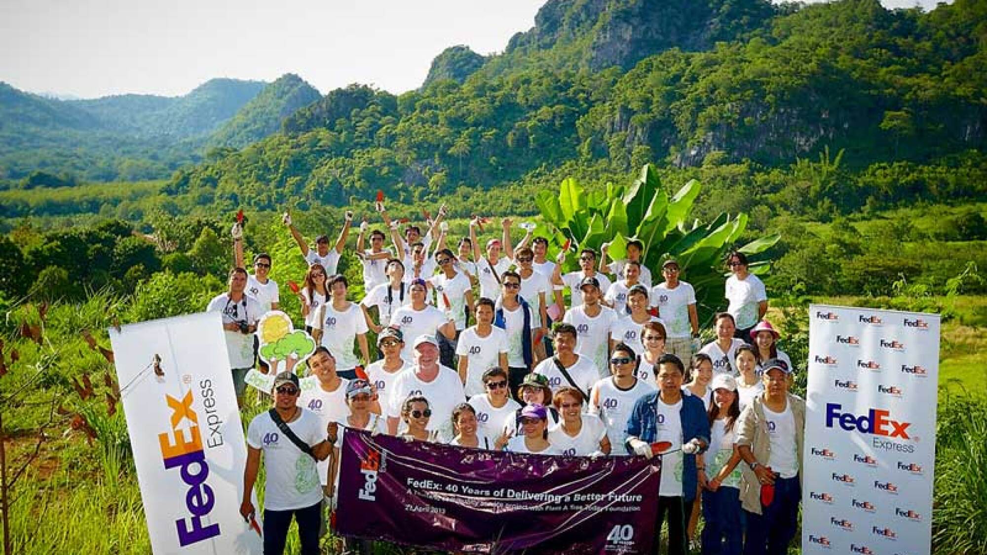 FedEx Employees Plant 400 Trees in Khao Yai to Mark FedEx 40th Anniversary
