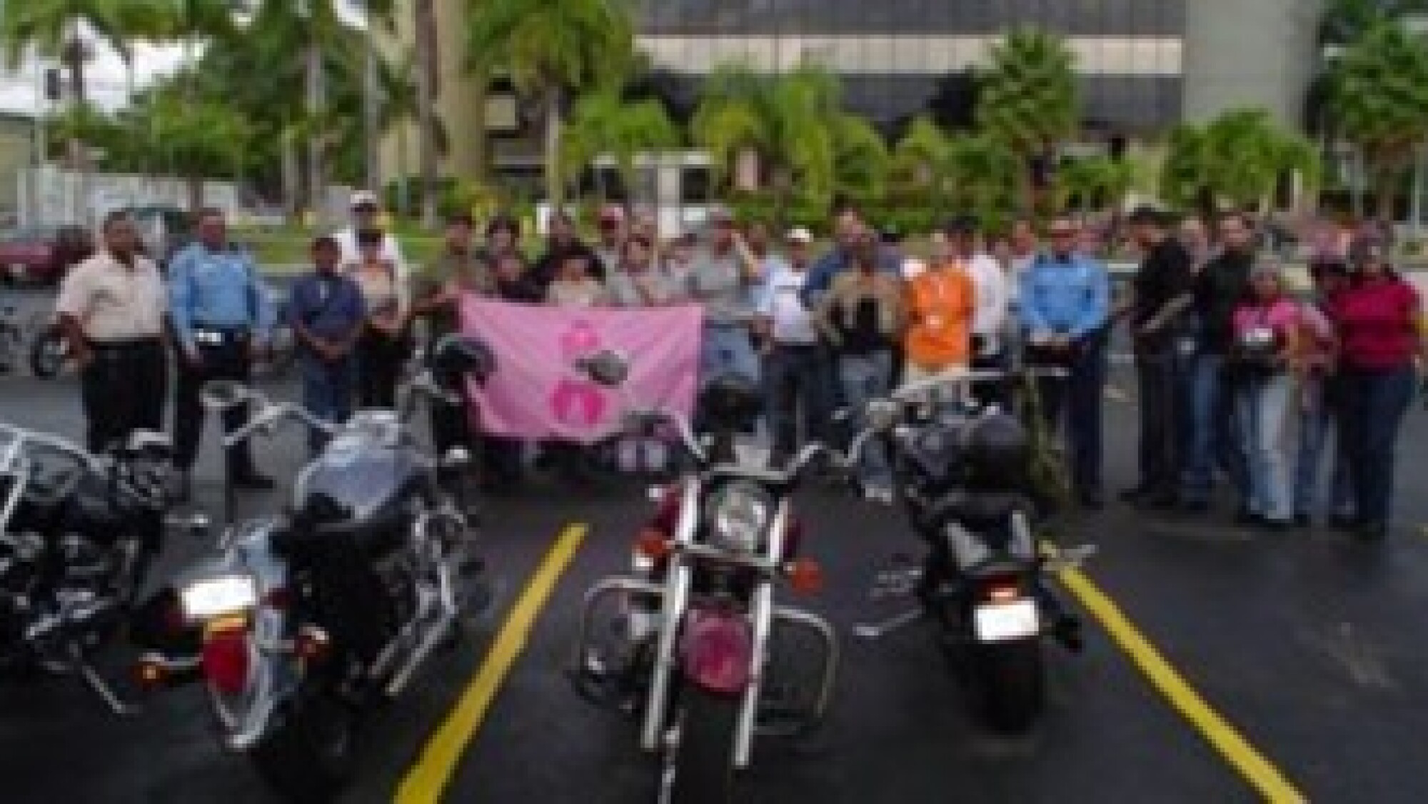 FedEx Express Joins Susan G. Komen in Motorcycle Ride in Puerto Rico