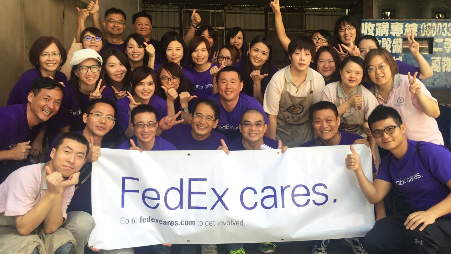 FedEx and the ‘Children Are Us’ Foundation Work Hand-in-Hand