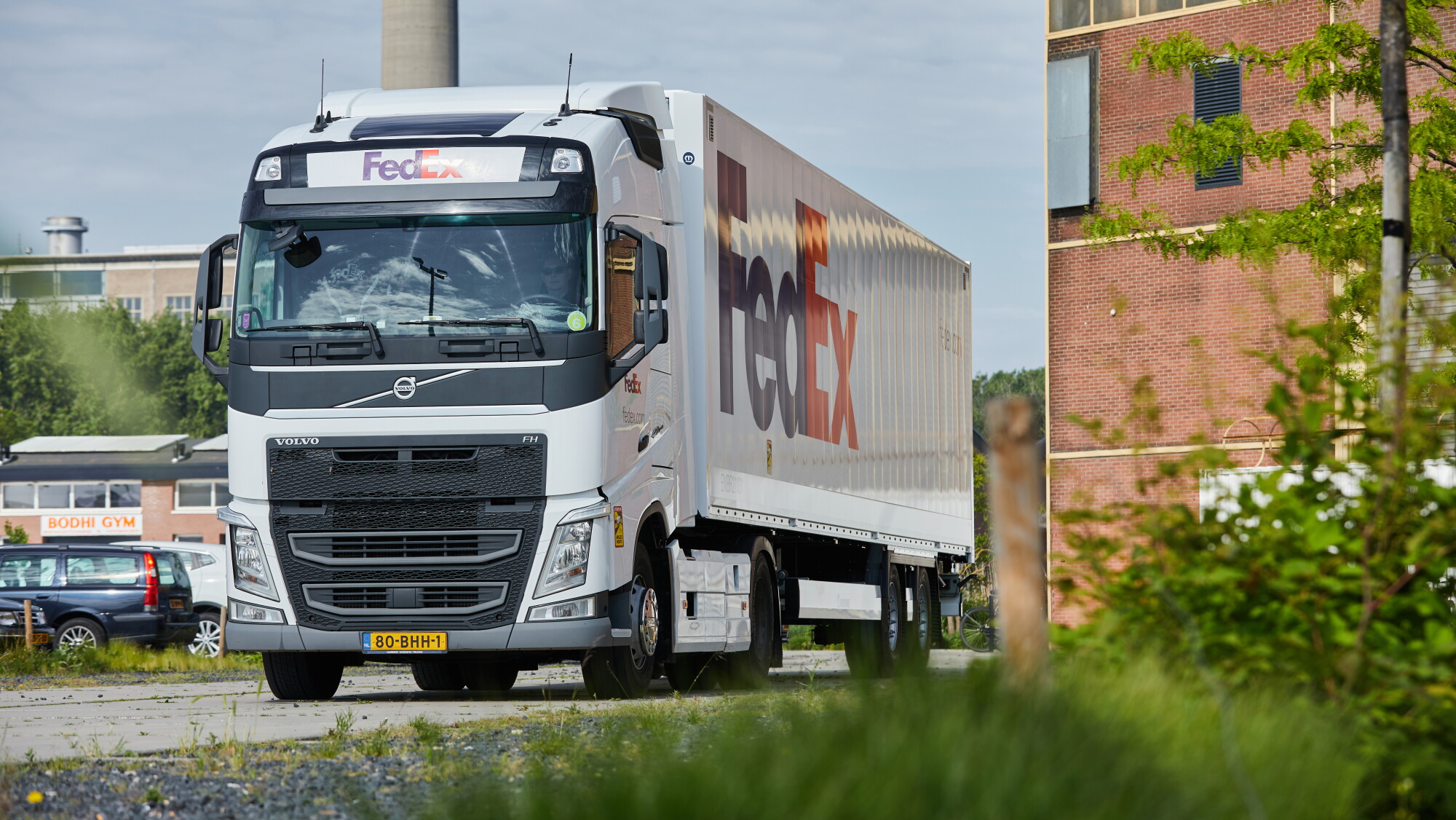FedEx commits to UK growth with plans unveiled for two new state-of-the ...